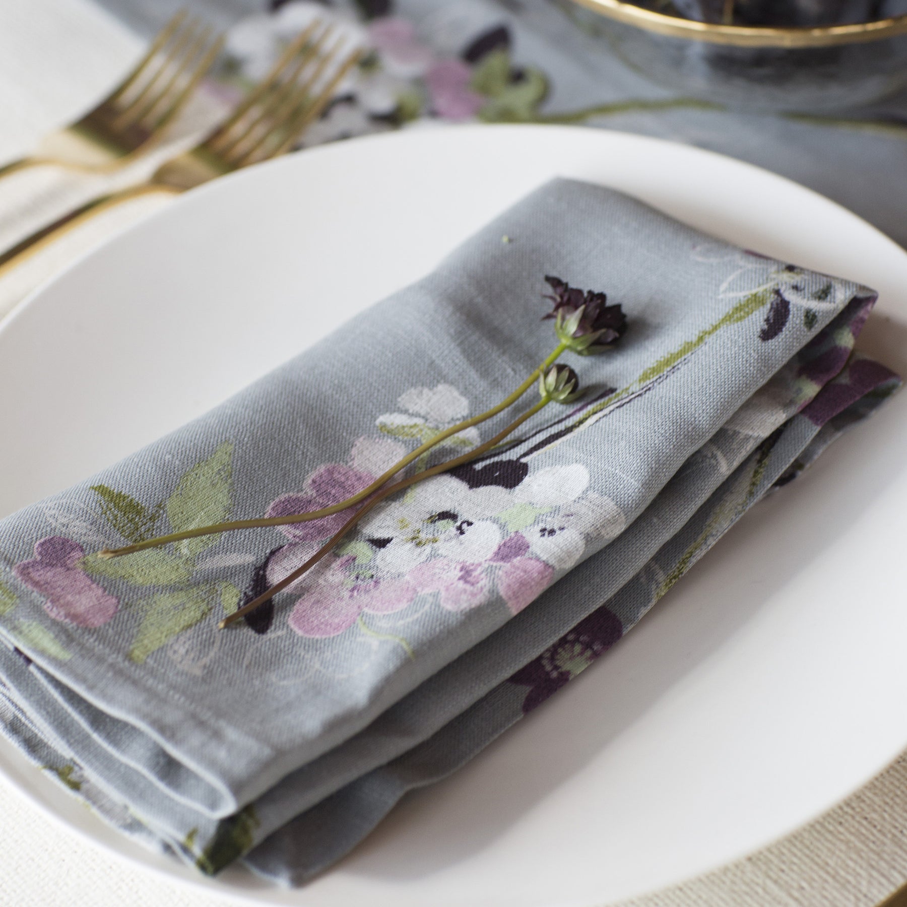 Luxury Designer Napkins- Gray with Floral Design Napkins - Positano ...